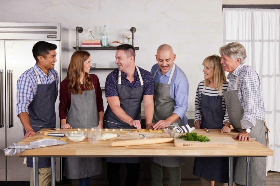 Cooking Classes to Level Up Your Holiday Hosting | Sur La Table – Lid ...