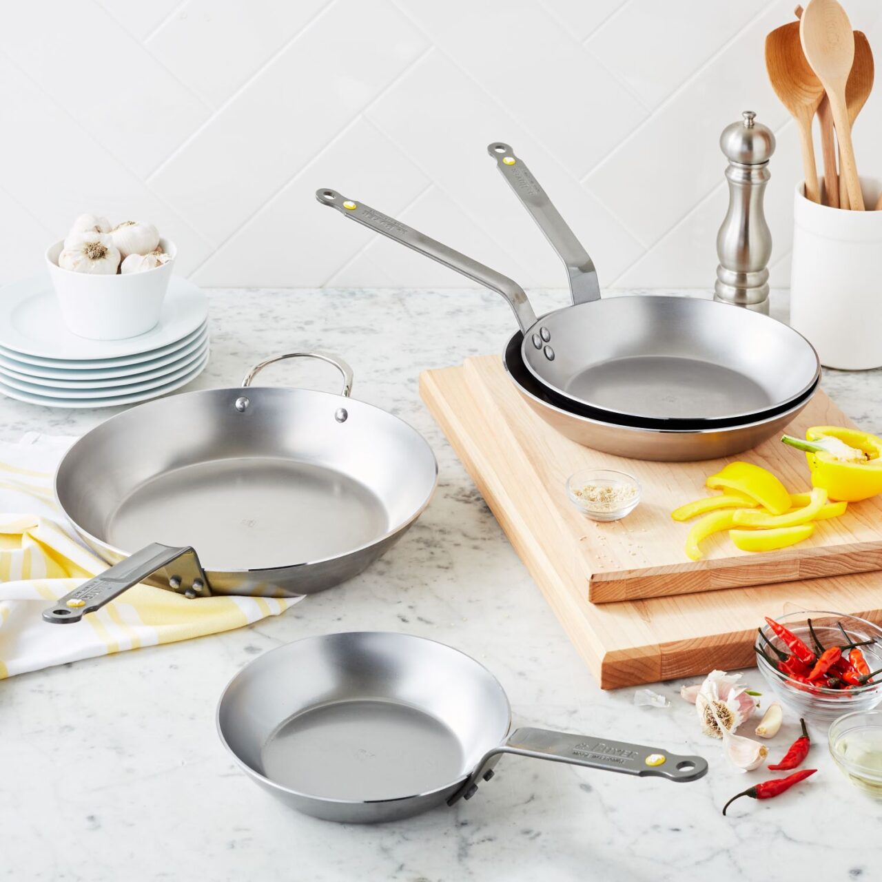 What Are PFOs, PFAs & PTFE? Guide to Safe Nonstick Cookware| Sur La ...